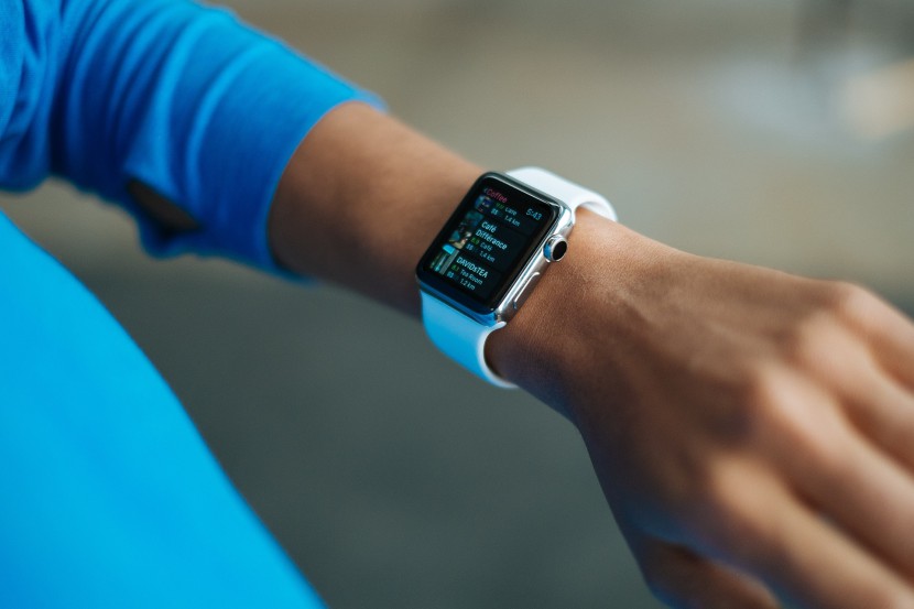 what to know about smart watch phone wearables - JAYS TECH REVIEWS
