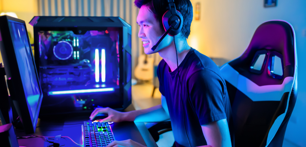 Reign Supreme In Comfort With The Best Gaming Desks 2021 - JAYS TECH ...