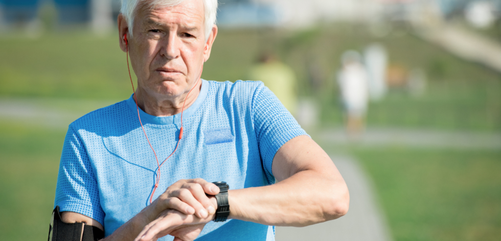 The Best Fitness Tracker For Seniors 2021: Say No To A Sedentary Life