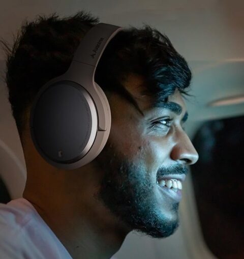 The Best Headphones for Air Travel- Fly In Comfort - JAYS TECH REVIEWS